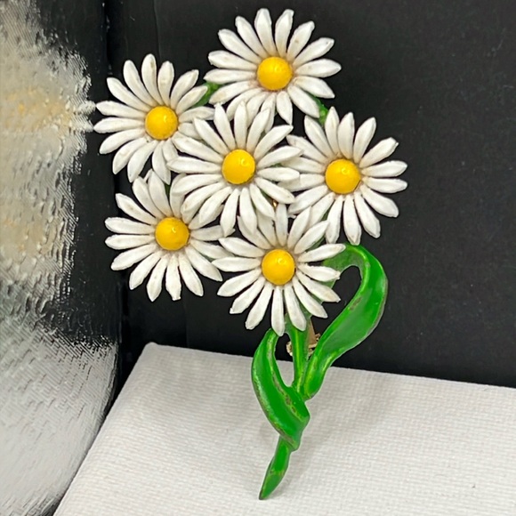 Vintage | Jewelry | Vintage Daisy Cluster Brooch | Poshmark